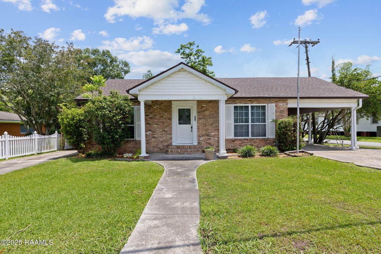 311 S Morgan Avenue, Broussard, LA 70518 (MLS #2020022855) :: Keaty ...