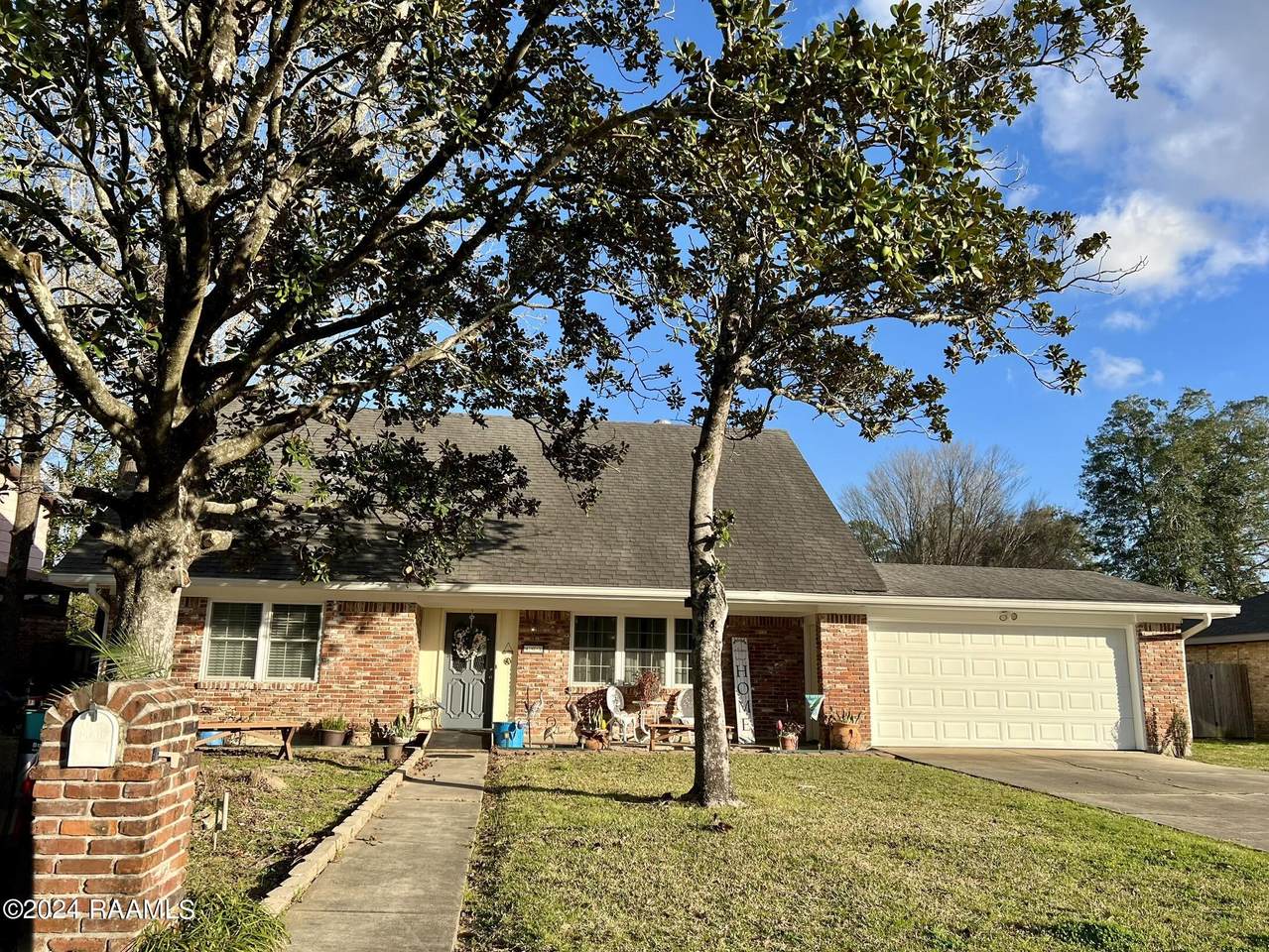 403 Corona Drive, Lafayette, LA 70503 (MLS #24000004) :: Keaty Real Estate