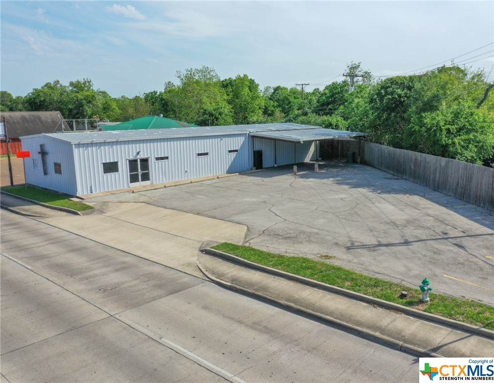 805 Sam Houston Drive, Victoria, TX 77901 (MLS #541674) :: Kopecky ...