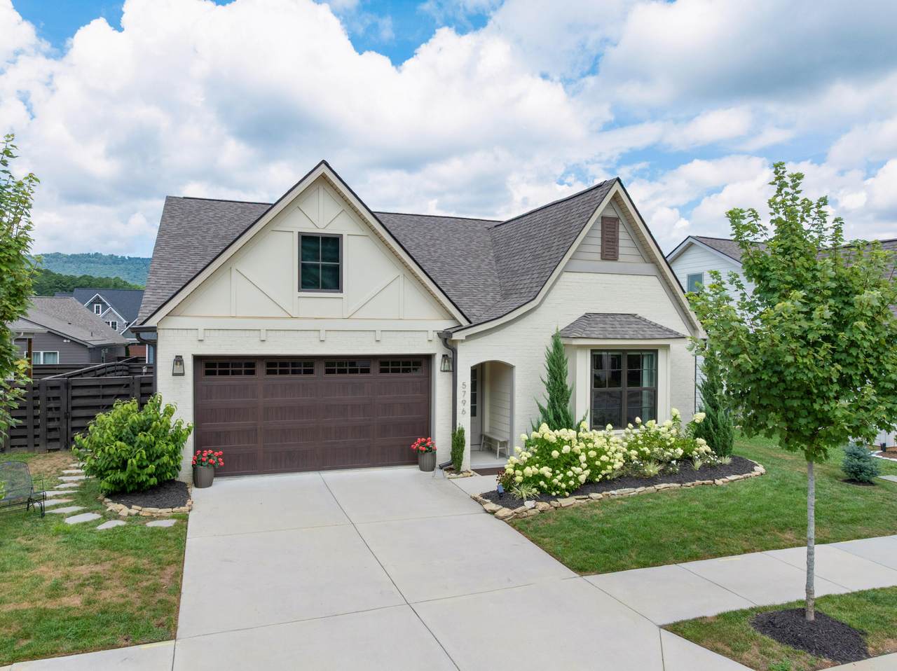 5796 Acadia Drive, Chattanooga, TN 37415 (MLS #1516994) :: The Robinson ...