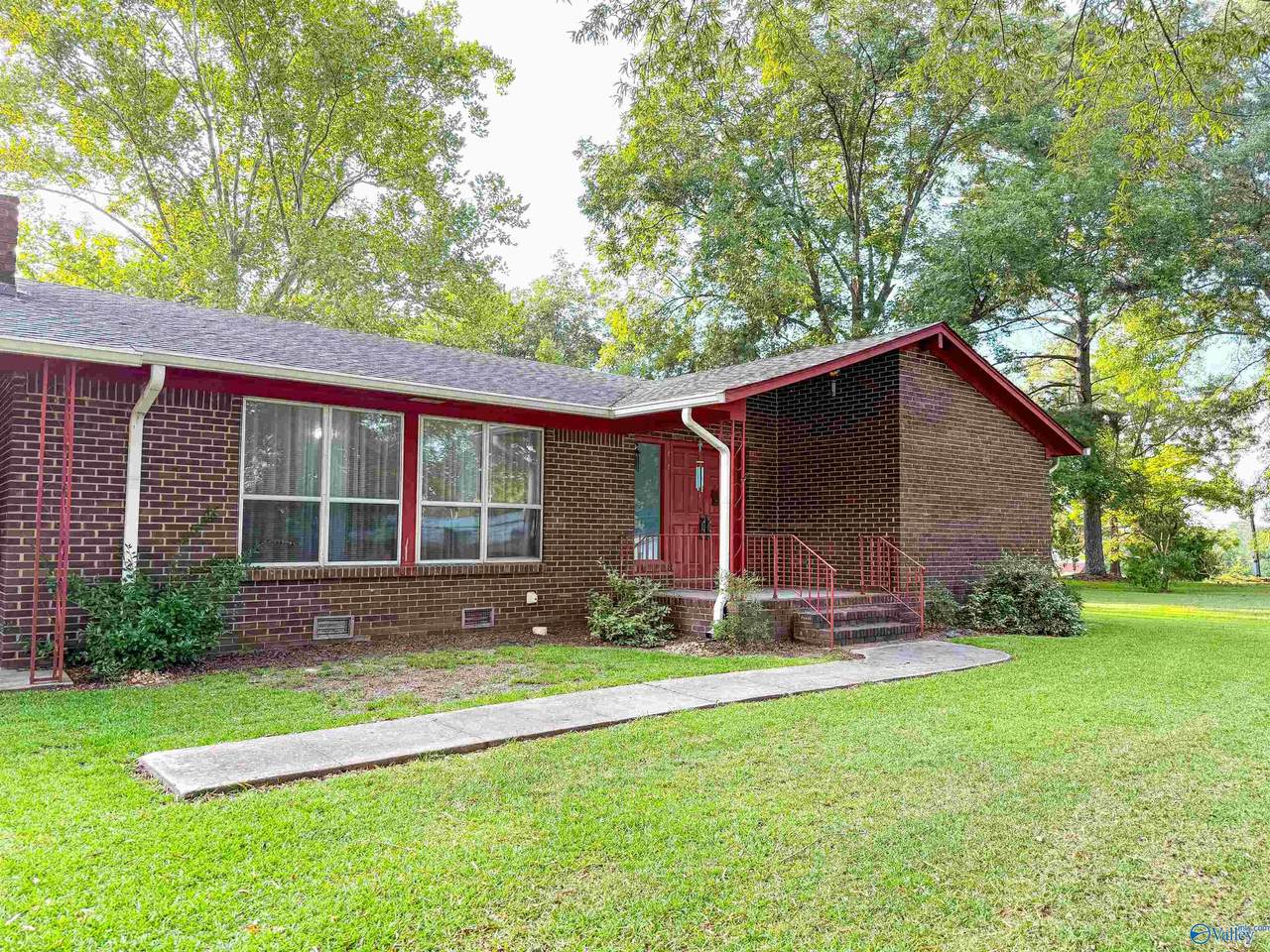 282 Stewart Road, Cullman, AL 35055 (MLS #21898292) :: MarMac Real Estate