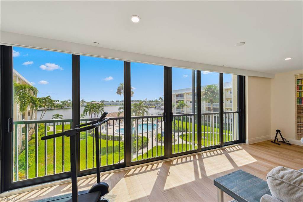 3000 Gulf Shore Blvd N #307, Naples, FL 34103 (#225073408) :: Michael ...