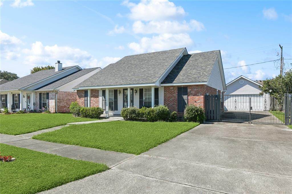 4732 Red Oak Drive, Marrero, LA 70072 (MLS #2526016) :: Keaty Real Estate