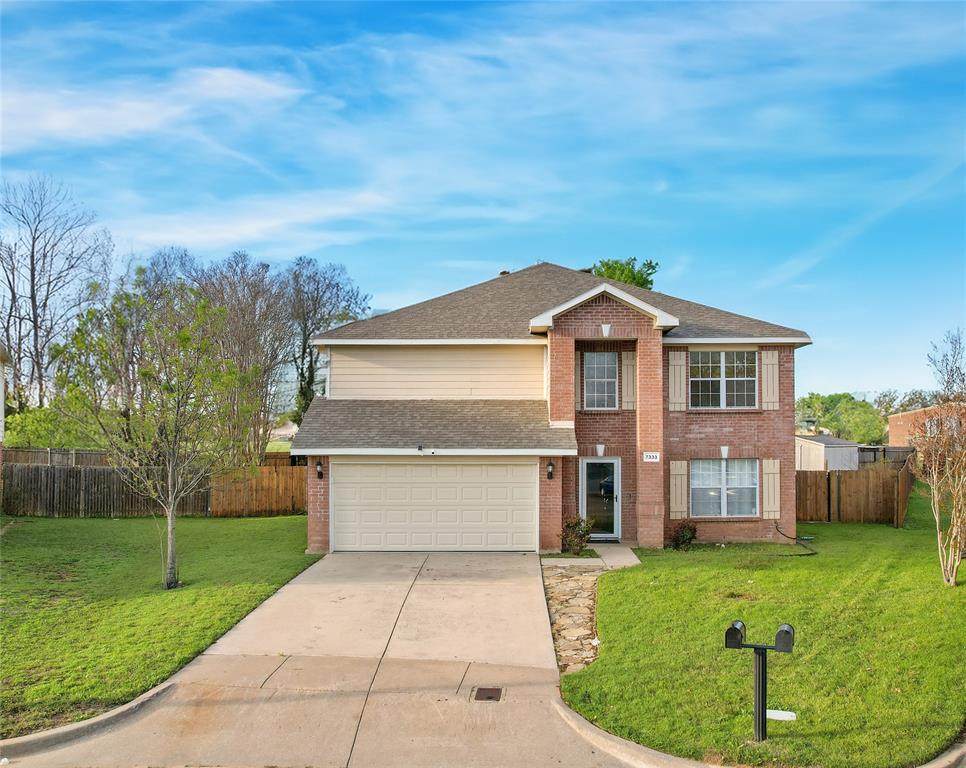 7333 Moon Ridge Court, Fort Worth, TX 76133 (MLS #20763970) :: Real ...