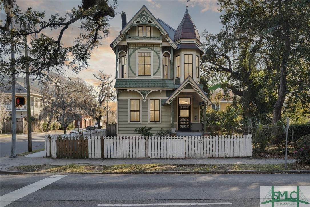 201 W 37th Street, Savannah, GA 31401 (MLS #305808) :: Teresa Cowart Team